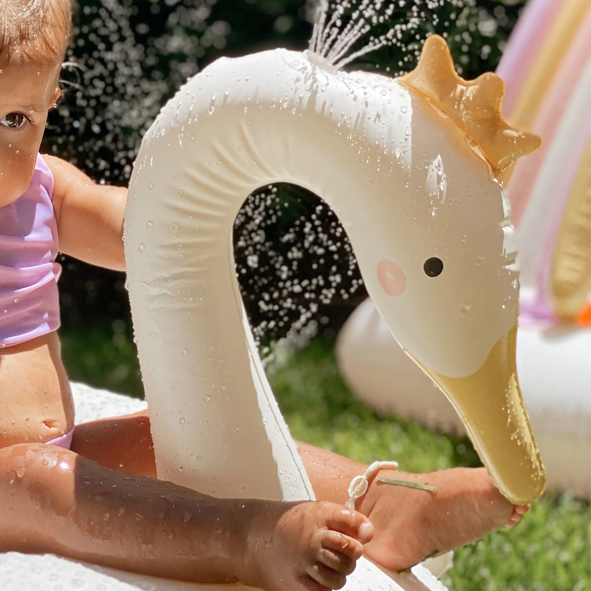 INFLATABLE SPRINKLER PRINCESS SWAN – Saltbush Surf & Leisure